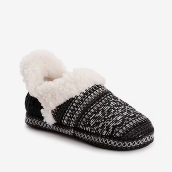 Muk Luks | Shoes | Muk Luks Slippers | Poshmark